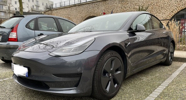 Location Tesla Sr + à Paris 75010