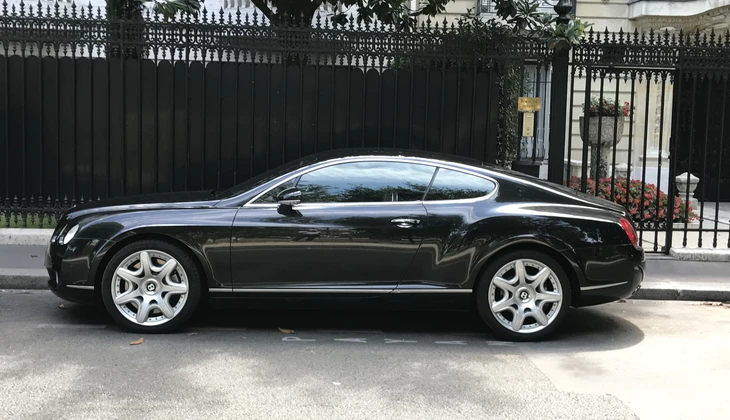 Location Bentley Continental Gt à Paris 75004