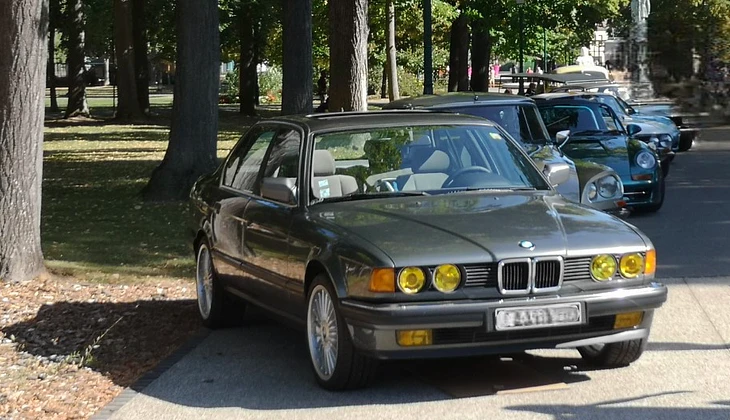 Location Bmw 730i E32 à Colmar 68000