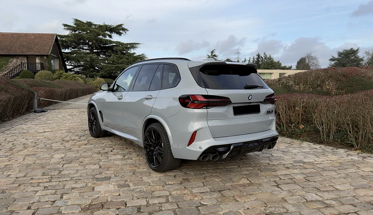 Location Bmw X5m Compétition à Versailles 78000