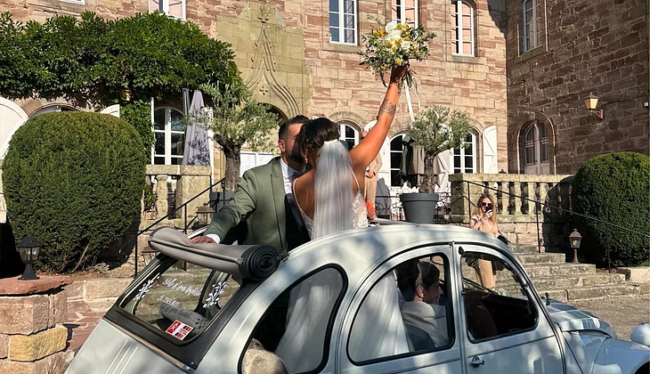 Location Citroen 2cv6 Special à Lagarde-Marc-la-Tour 19150