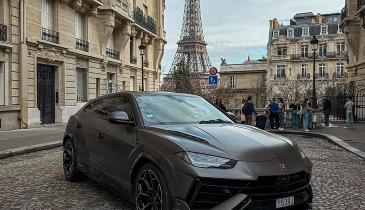 Location Lamborghini Urus Perf à Paris 75116