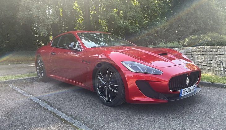 Location Maserati Granturismo Mc Stradale à Wissous 91320