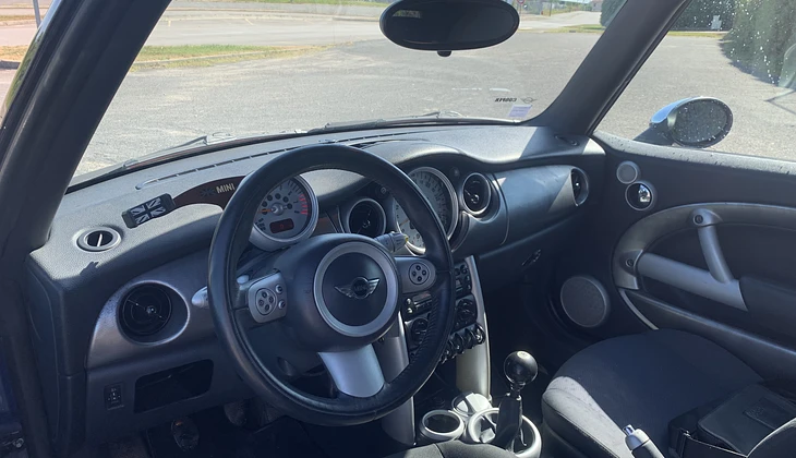 Location Mini Cooper à Bâgé-Dommartin 01380