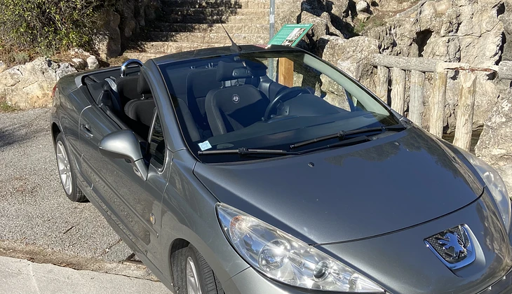 Location Peugeot 207cc à Nice 06000