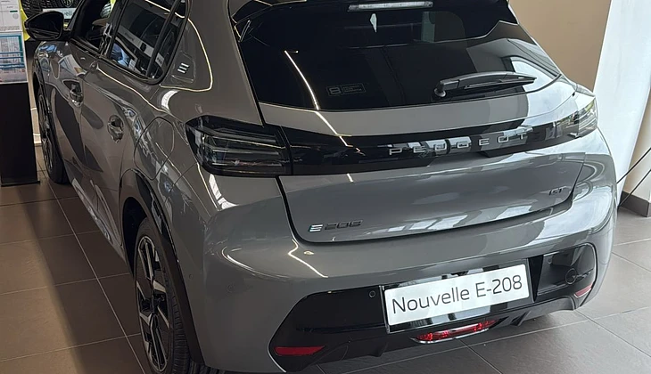 Location Peugeot E208 Gt à Morsang-sur-Orge 91390