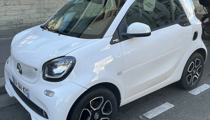 Location Smart Brabus Style à Paris 75015