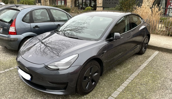 Location Tesla Sr + à Paris 75010